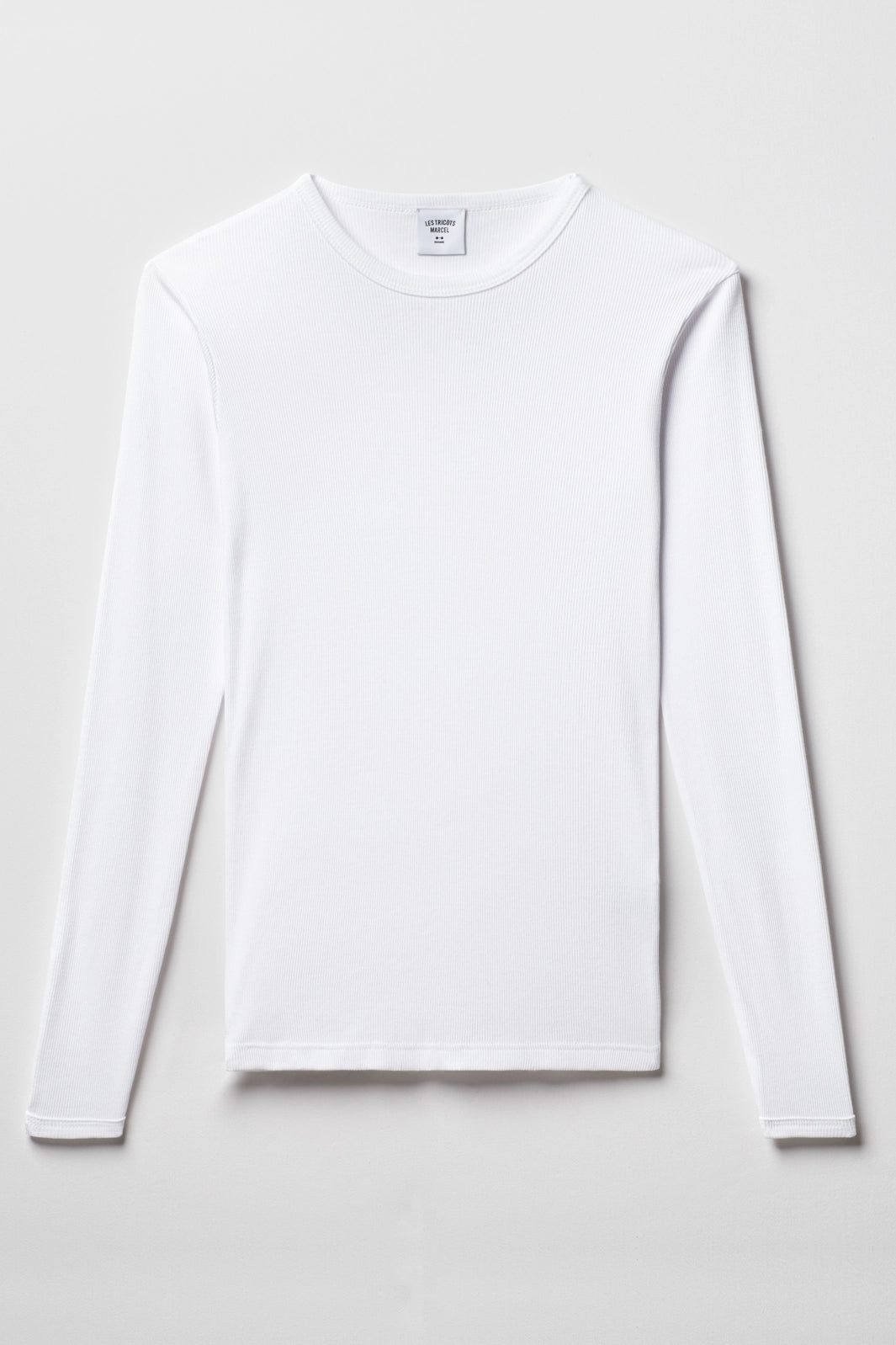 Adopt the white long-sleeved undershirt for men in soft cotton ...